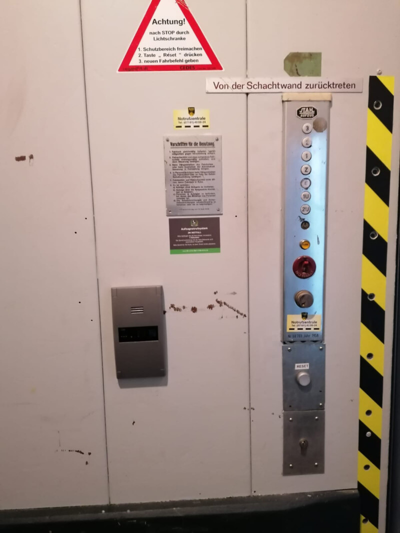 Einbaubeispiele Notrufsysteme - UNS GmbH