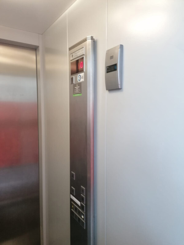 Einbaubeispiele Notrufsysteme - UNS GmbH